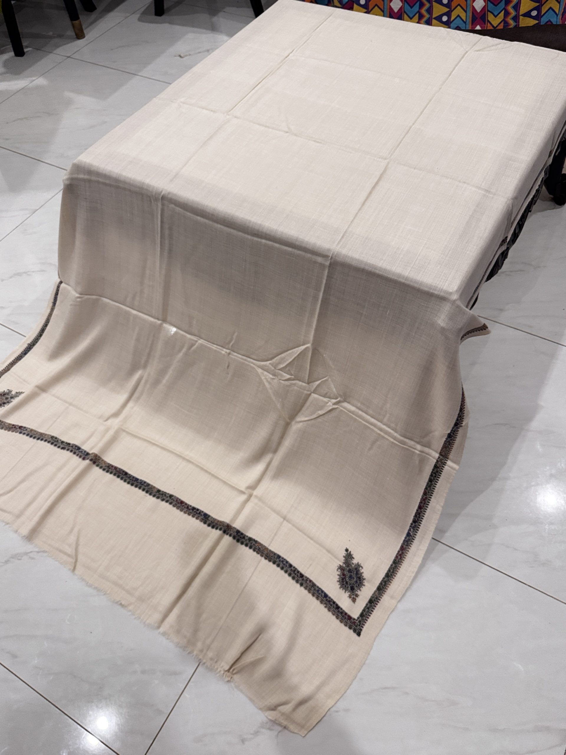 Zoya – Ivory Pashmina Shawl with Traditional Kingri-Style Border (2.5 ...