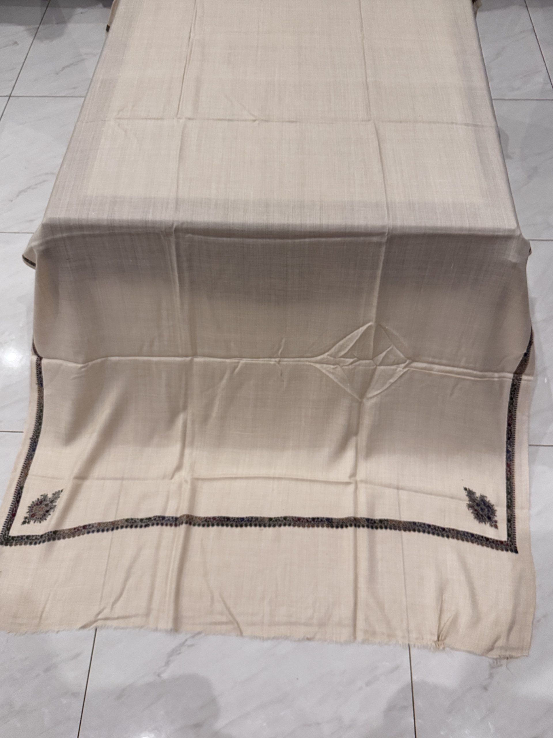 Zoya – Ivory Pashmina Shawl with Traditional Kingri-Style Border (2.5 ...